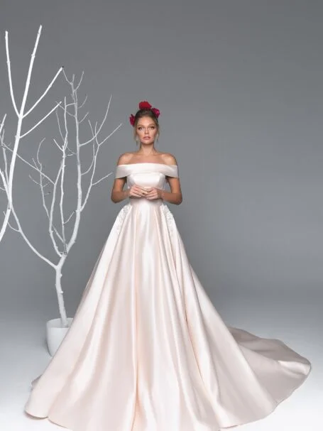 Straight wedding dress «Emma» | WONA Straight wedding dress «Emma» | WONA