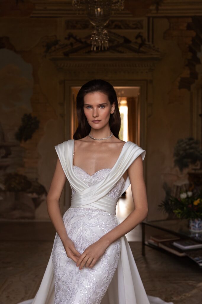 Straight wedding dress «Roca» with detachable overskirt | WONA