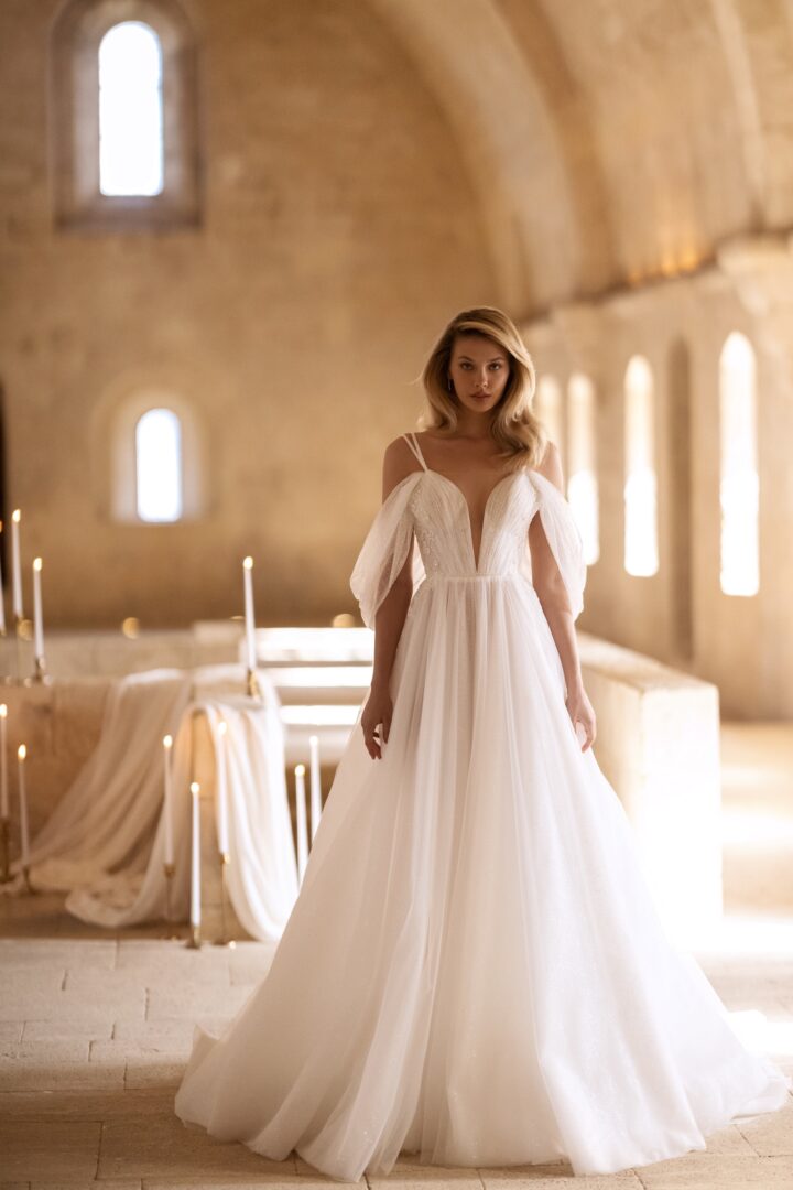 Open wedding dress «Ronda» | WONA