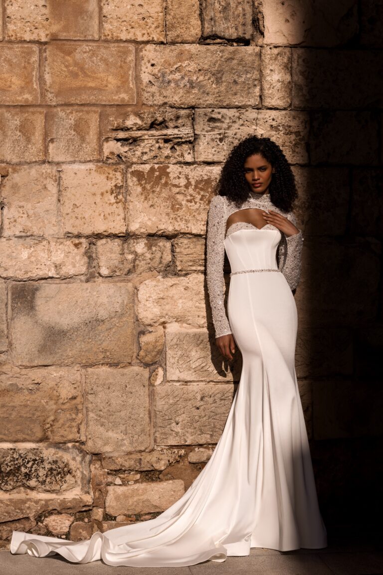 Low back wedding dress «Kenya» with bolero | WONA