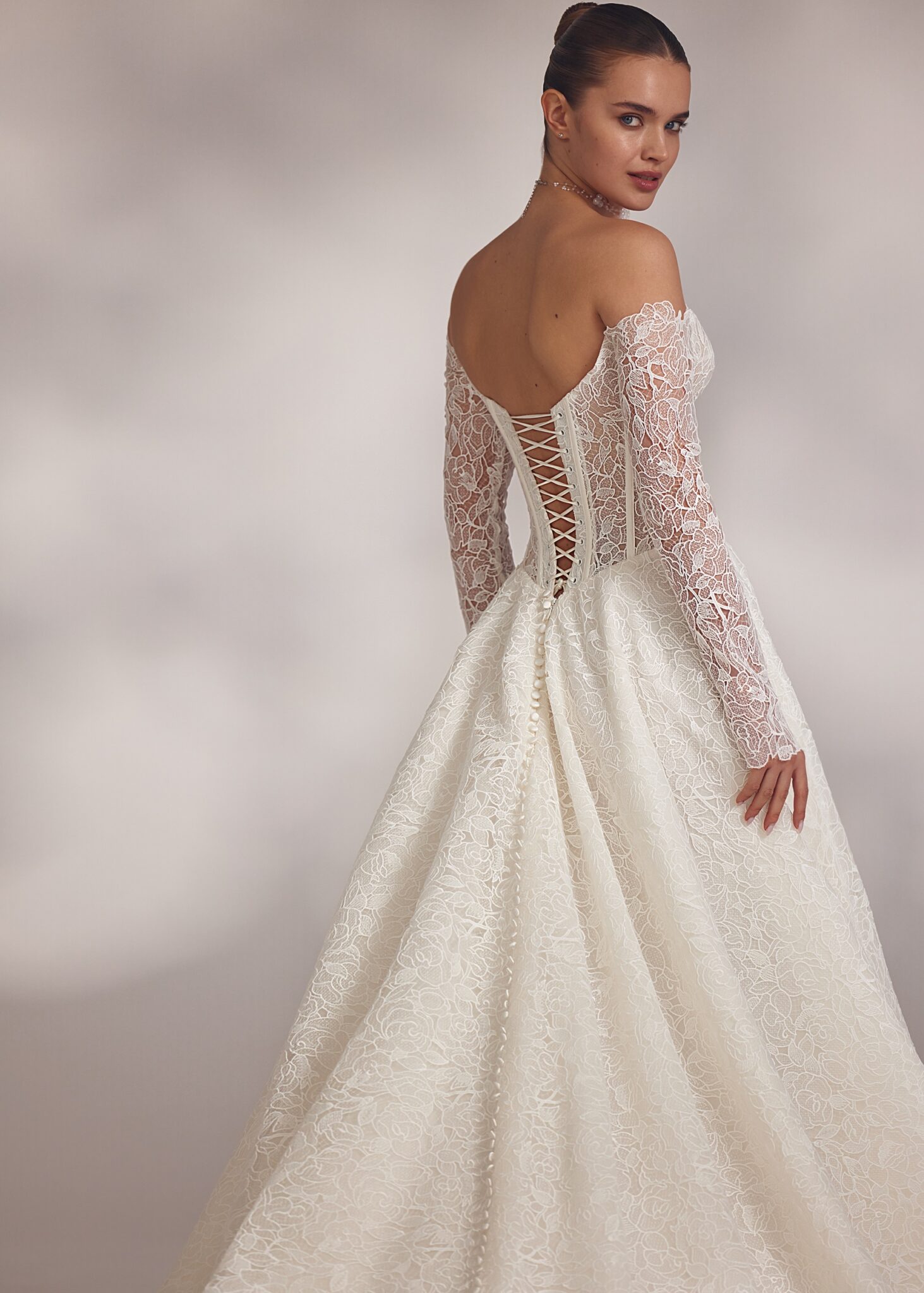 Lacing wedding dress «Abril» with corset | WONA