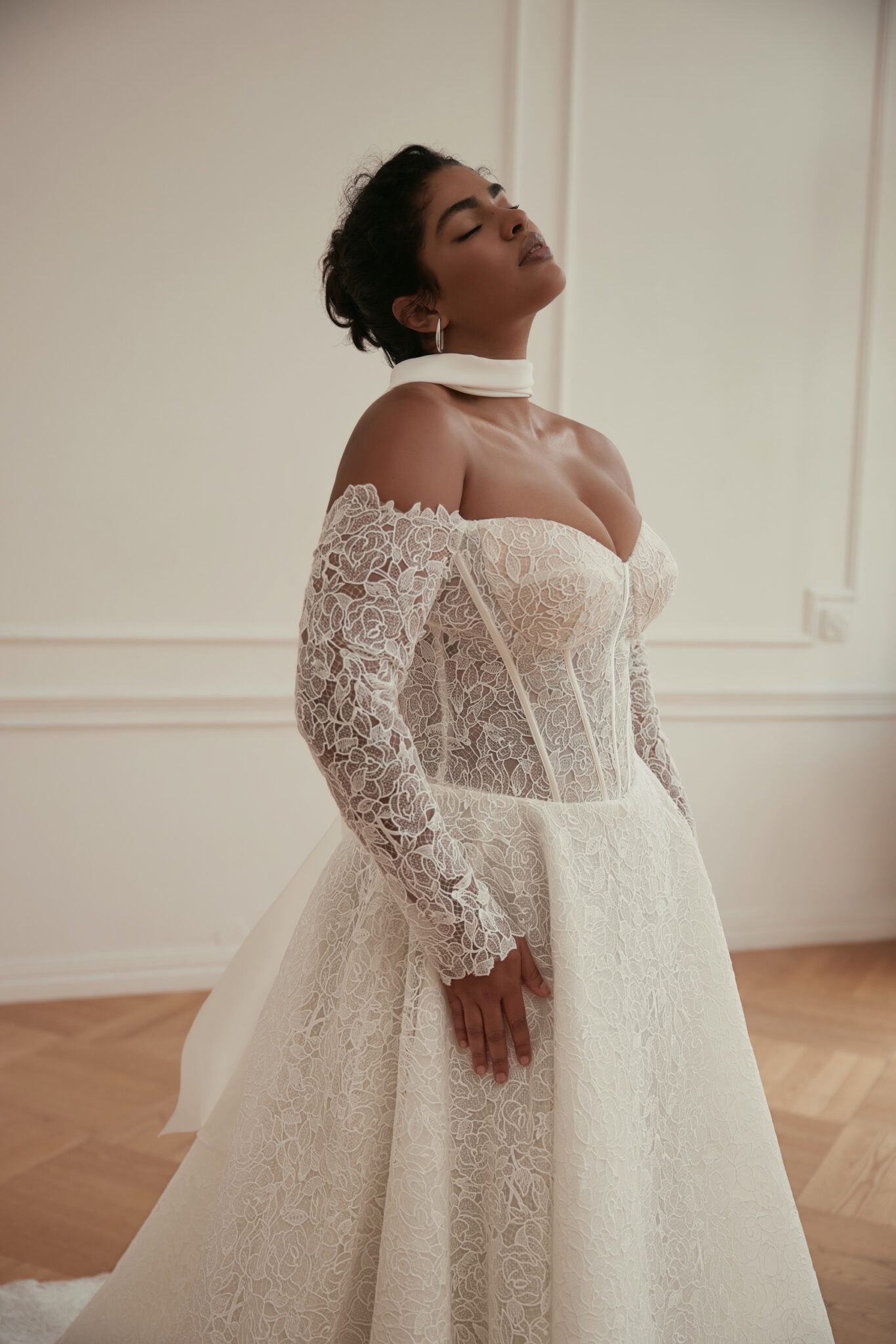 Lacing wedding dress «Abril» with corset | WONA