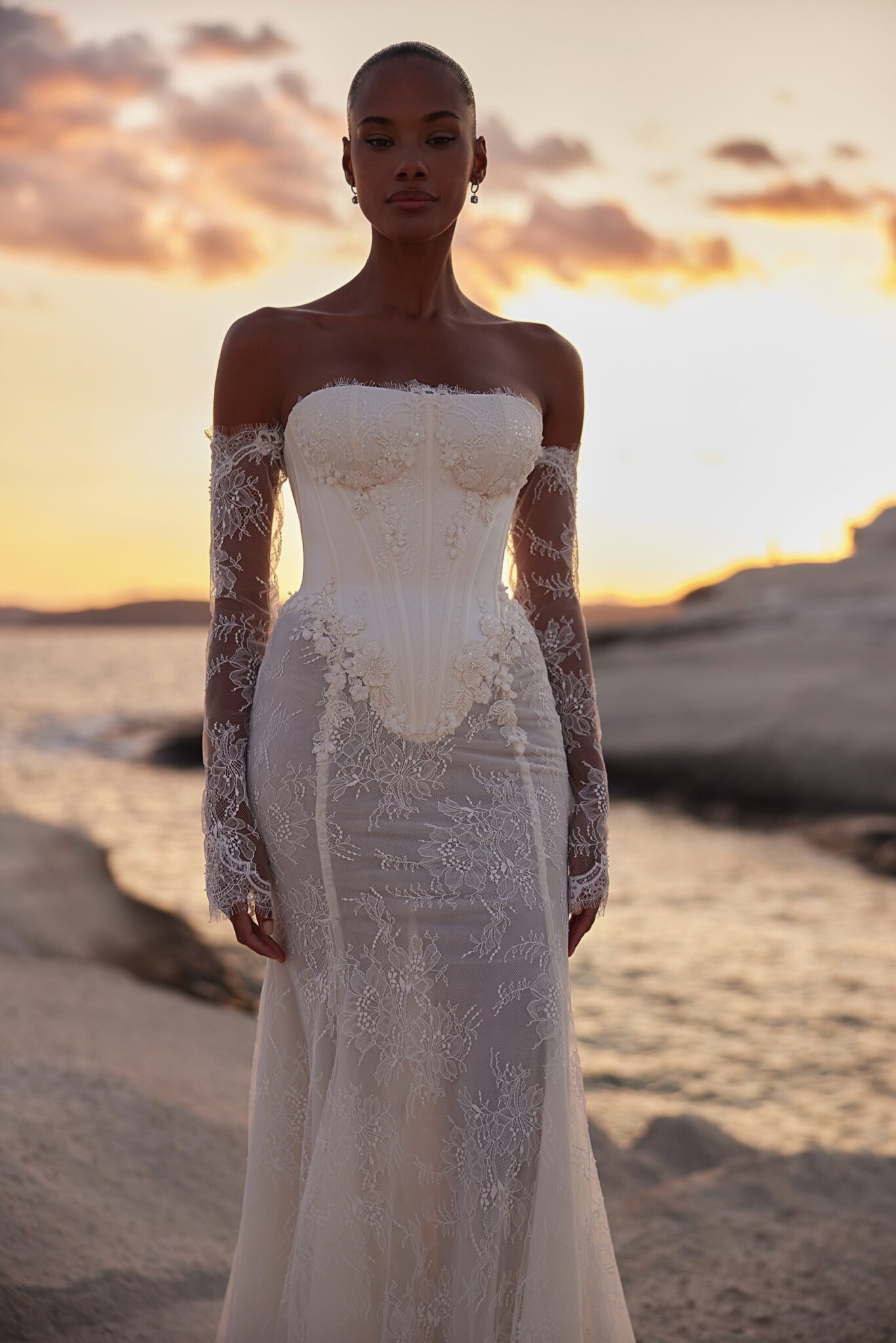 Lacing wedding dress «Milos» with detachable overskirt | WONA
