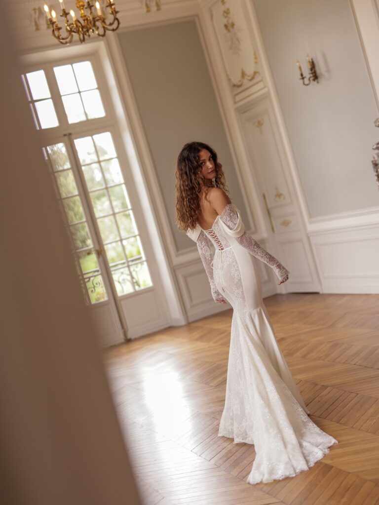 Lacing wedding dress «Ayata» wish corset | WONA