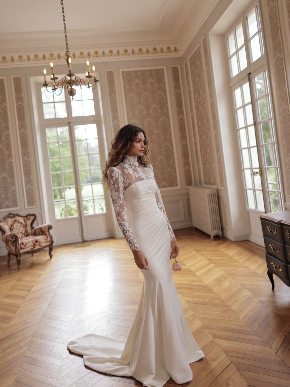 Lacing wedding dress «Phyllis» with slit | WONA