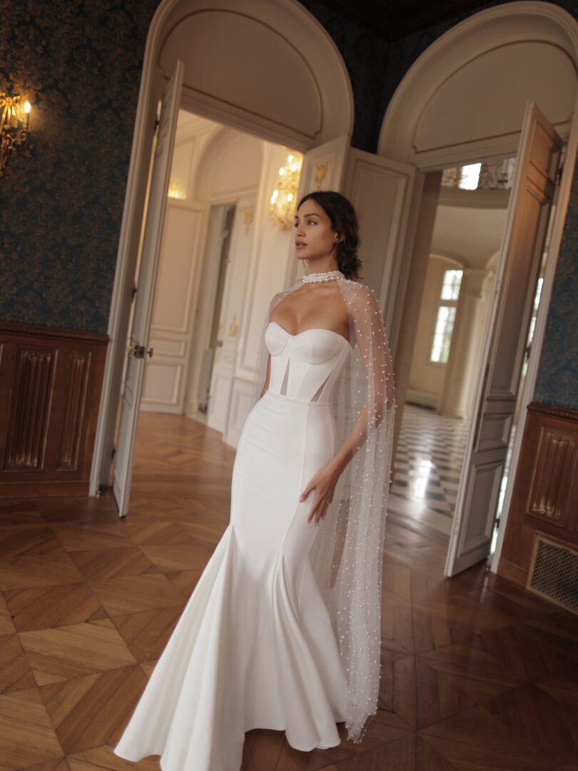Lacing wedding dress «Petite» with corset | WONA
